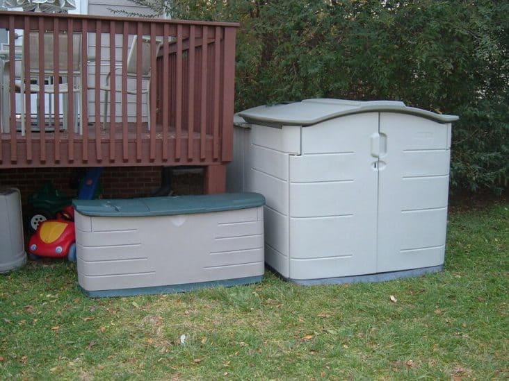 How To Keep Spiders Out of Deck Box | BeatPests