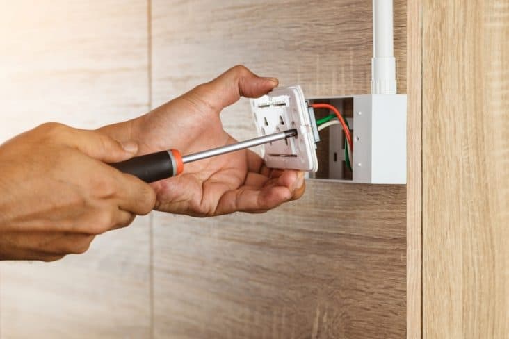 How To Get Roaches Out of Electrical Outlets | BeatPests